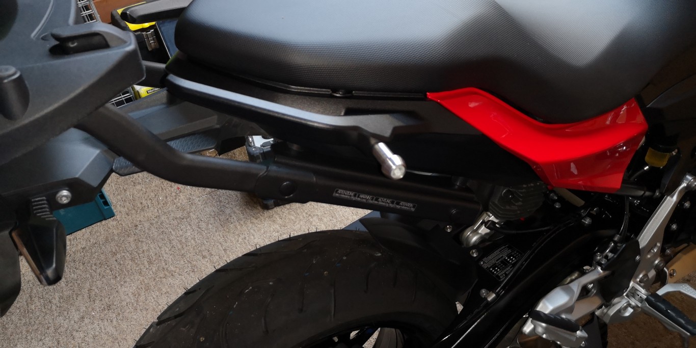 Givi rear rack - Modifications, Accessories, and Appearance - F900XR
